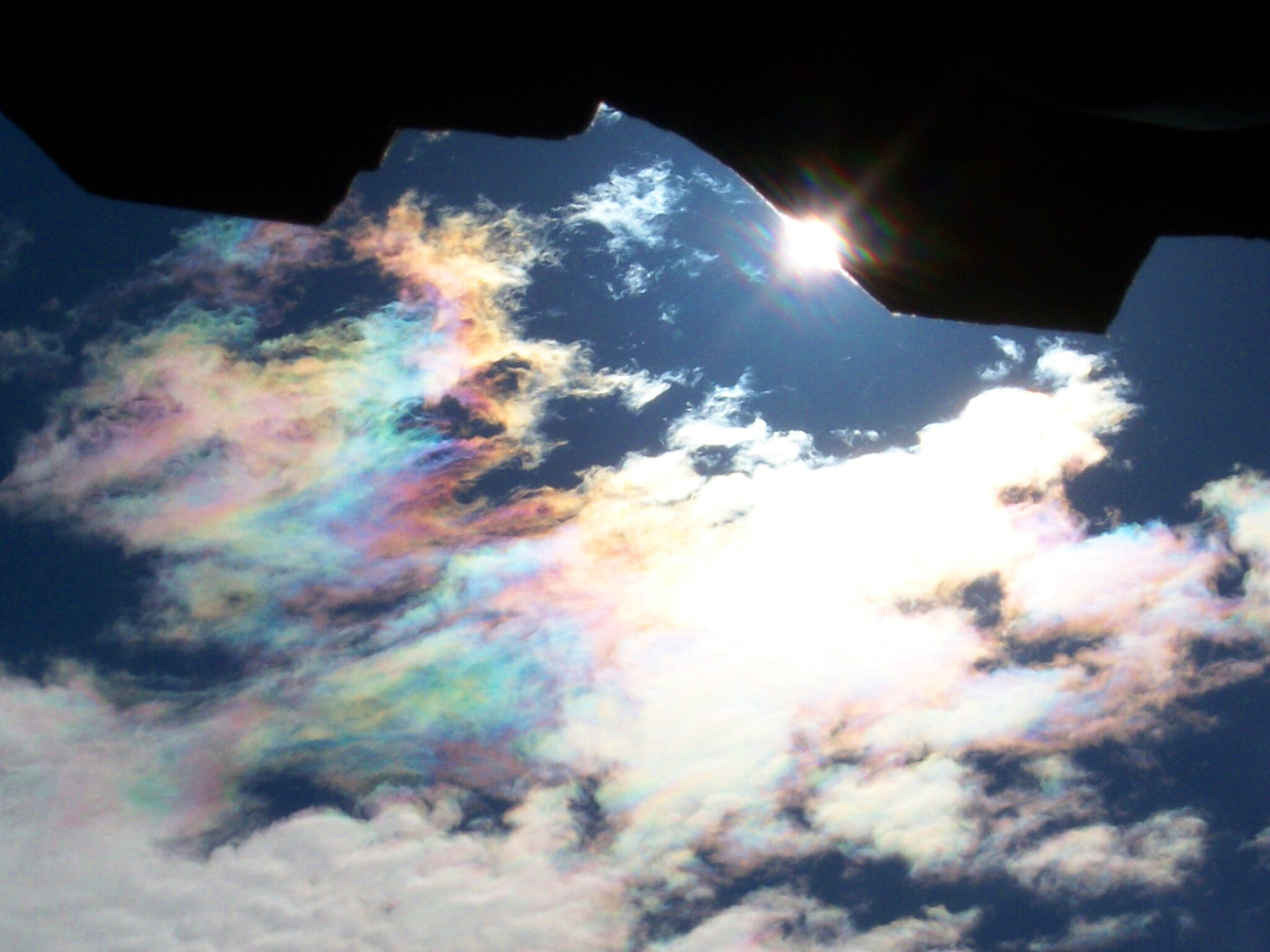 What causes Rainbow Clouds (Cloud Iridescence)? - Civilsdaily
